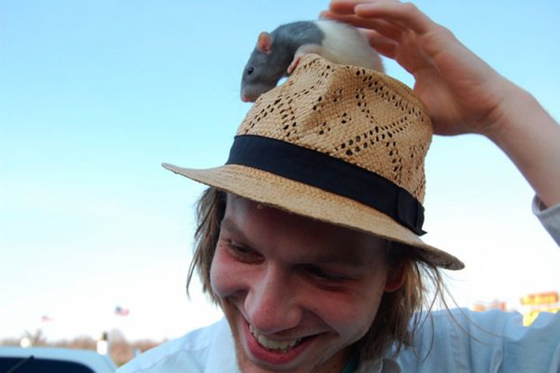 Meet DIIV's 'Chill' Pet Rodent, Rat Jones - SPIN