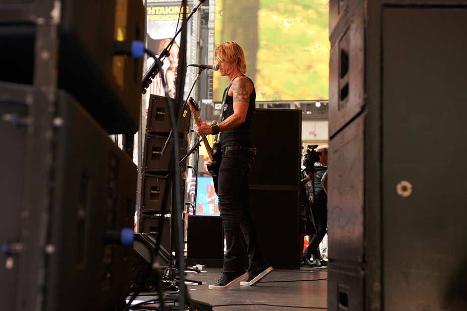 Blitzkrieg Shop! Photos of CBGB Fest's Times Square Invasion | SPIN SPIN