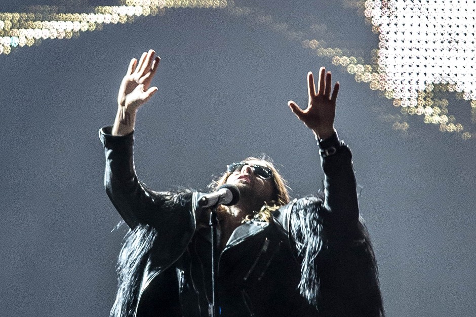 Disturbia: Jared Leto Desecrates Rihanna’s ‘Stay’ While Ri Stumps for ...