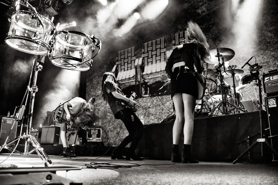 Haim Fling Their Hair, Casually Transcend at the Fillmore | SPIN