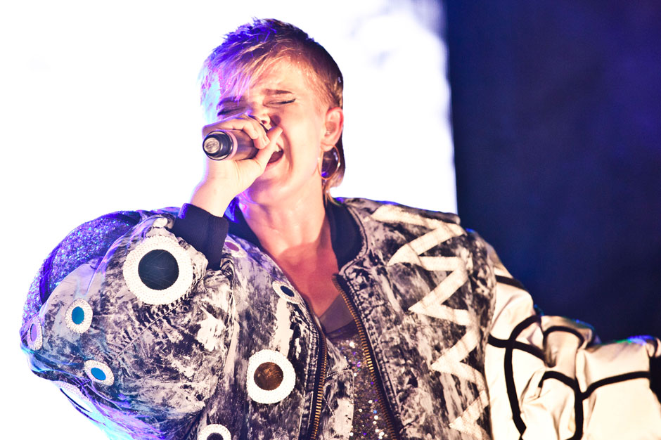 Robyn and Royksopp Light Up New York’s Pier 97 | SPIN