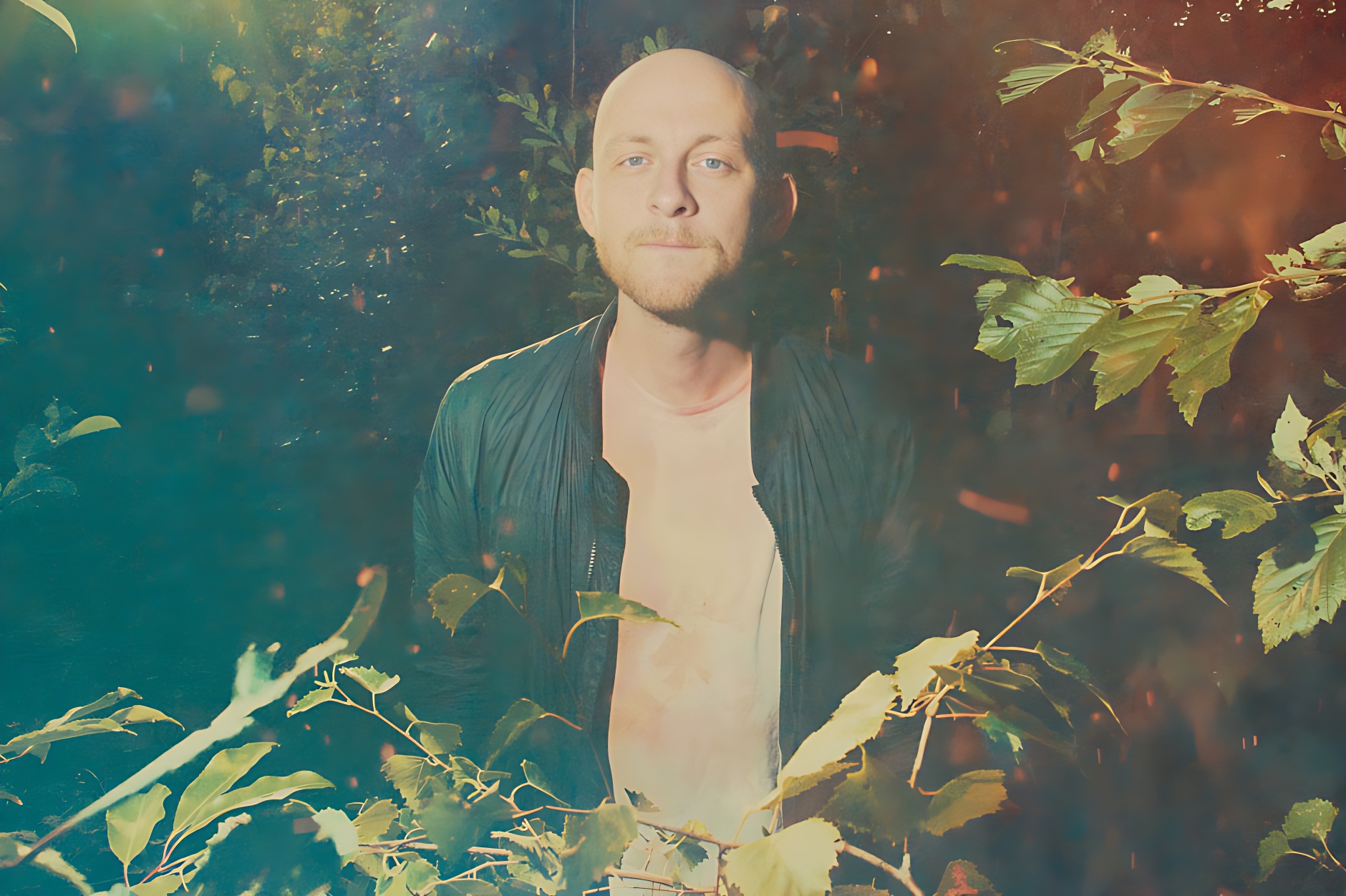 Stream David Douglas' Sun-Kissed Electronica on 'Moon Observations' - SPIN