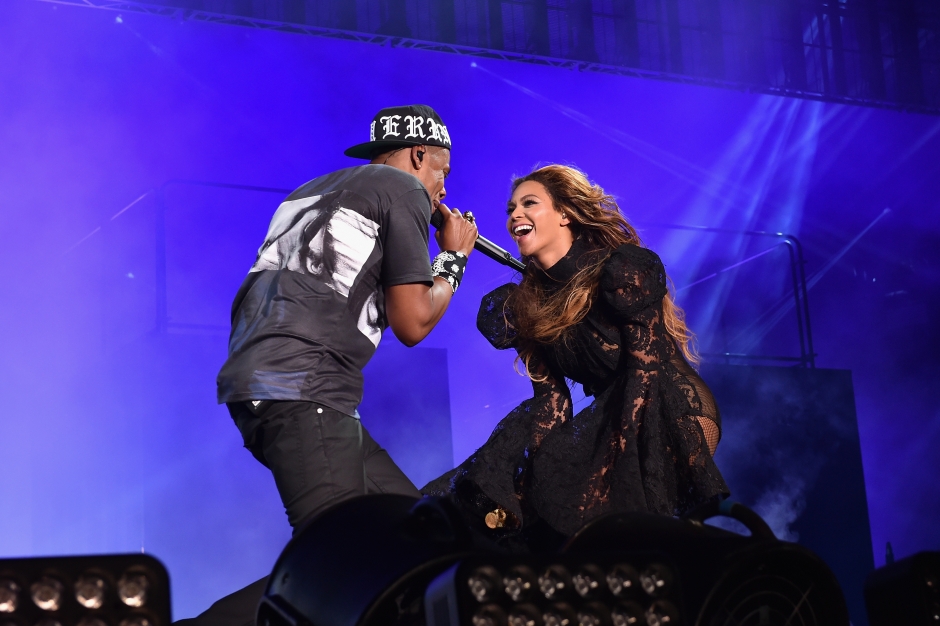 Twitter Reacts to the Finger-Biting Arrest at Beyonce and Jay Z's 'On ...