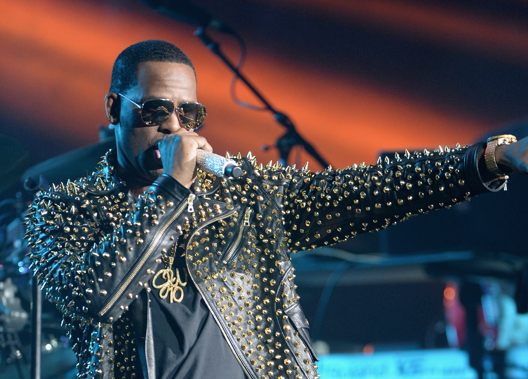 R. Kelly Evicted From Two of His Atlanta Homes - SPIN