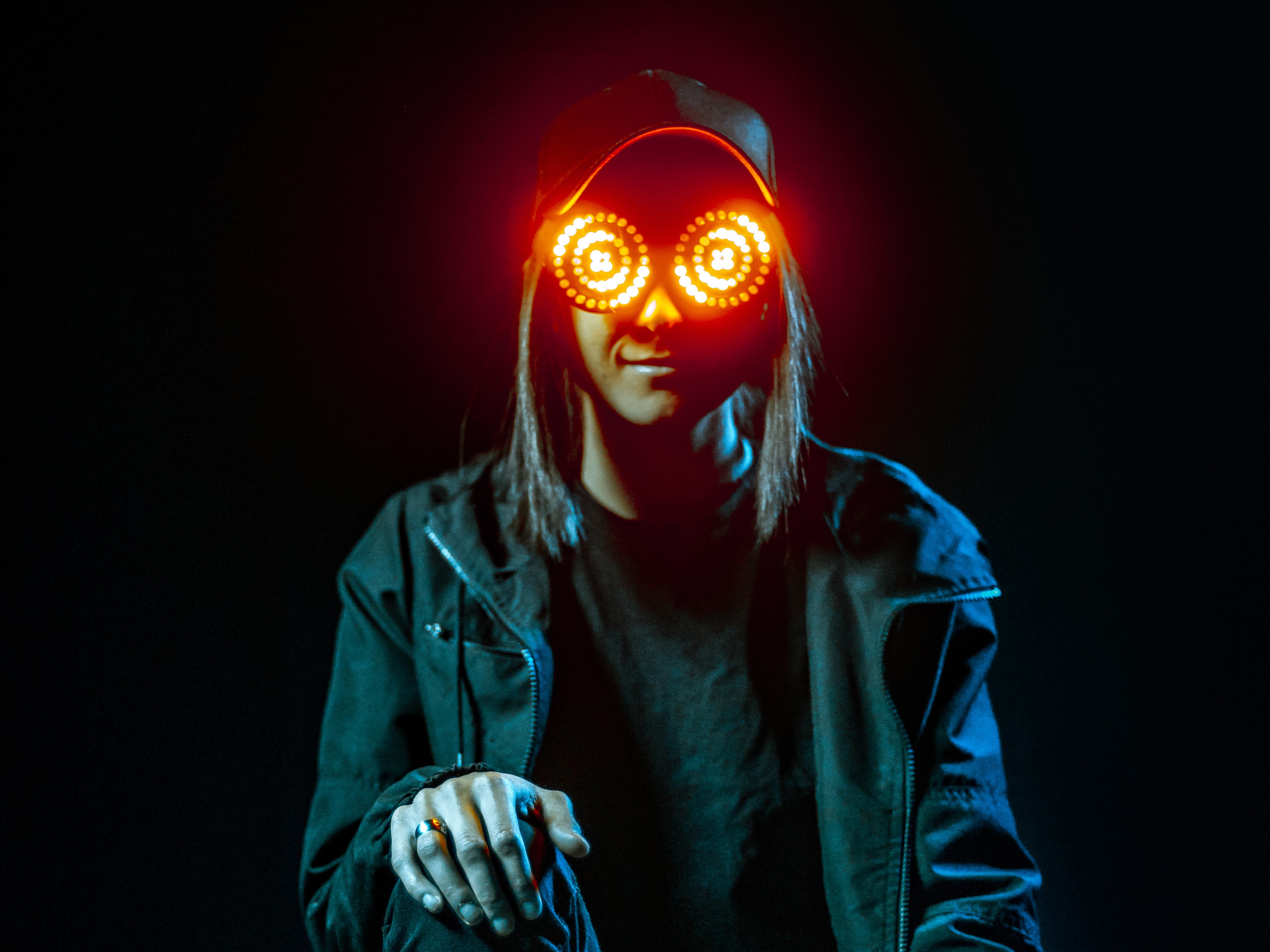 Rezz & Underoath's Aaron Gillespie's 'Falling' Video