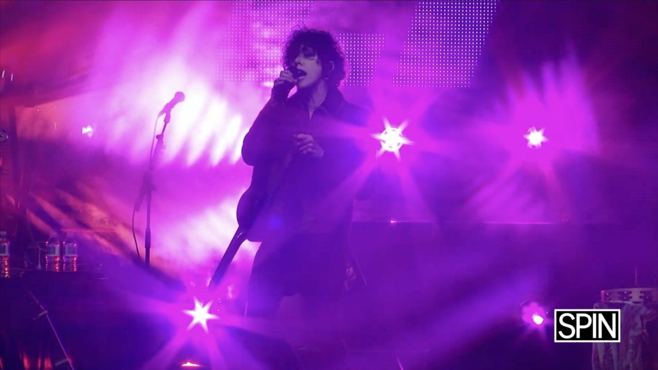 SPIN First Look: LP Delivers An Explosive Drive-In Performance - SPIN