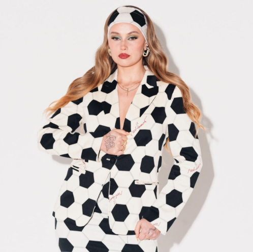 SPIN Daybreaker: Violet Lounge