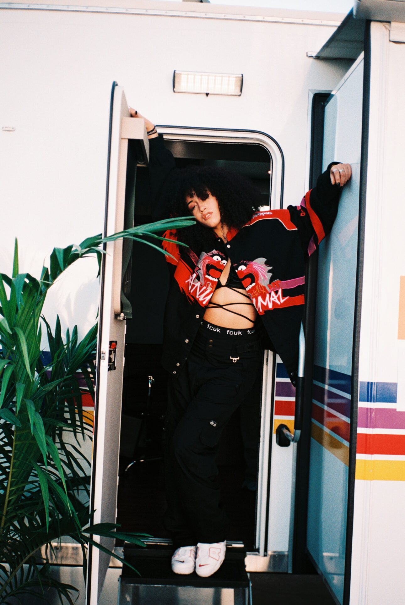 Jenevieve’s Sparkly R&B Is Hiding in Plain Sight - SPIN