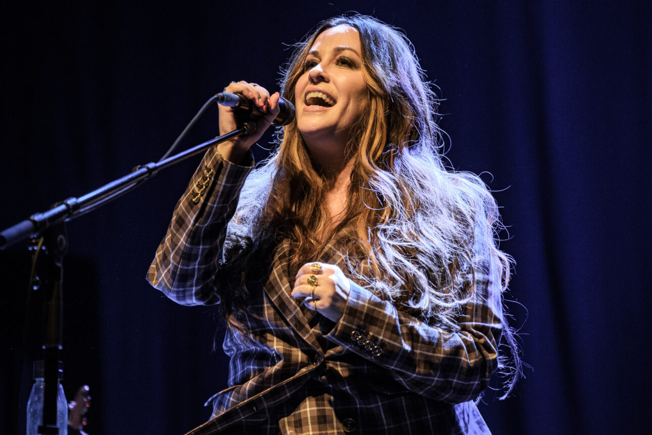 Alanis Morissette Taking Joan Jett, Morgan Wade On 2024 Tour - SPIN