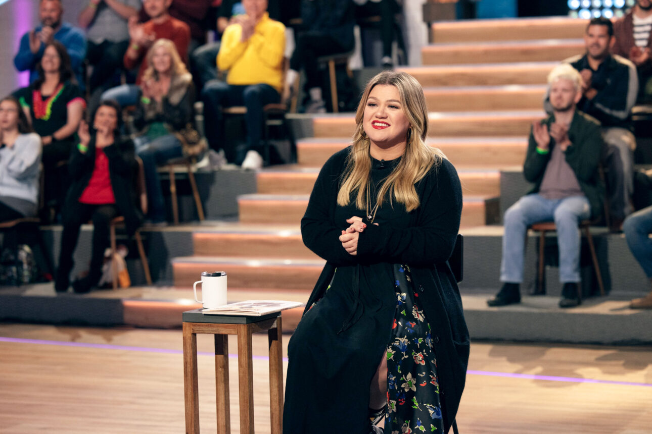 Watch Kelly Clarkson Cover Gin Blossoms' 'Found Out About You' - SPIN