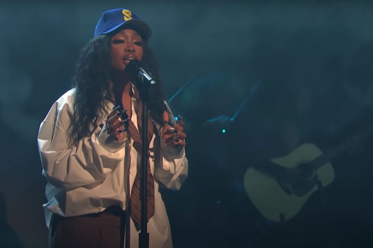 SZA Performs New 'S.O.S.' Songs on 'Saturday Night Live'