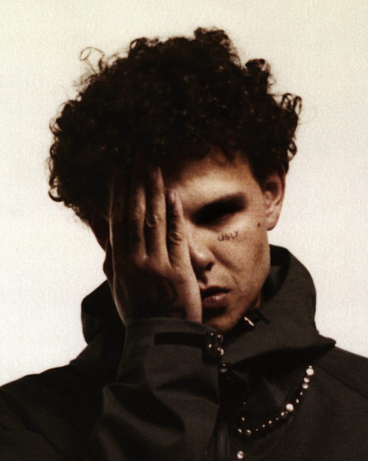 slowthai Blows Fans' Minds In 'Feel Good' Video, Plots U.K. Pub Tour - SPIN