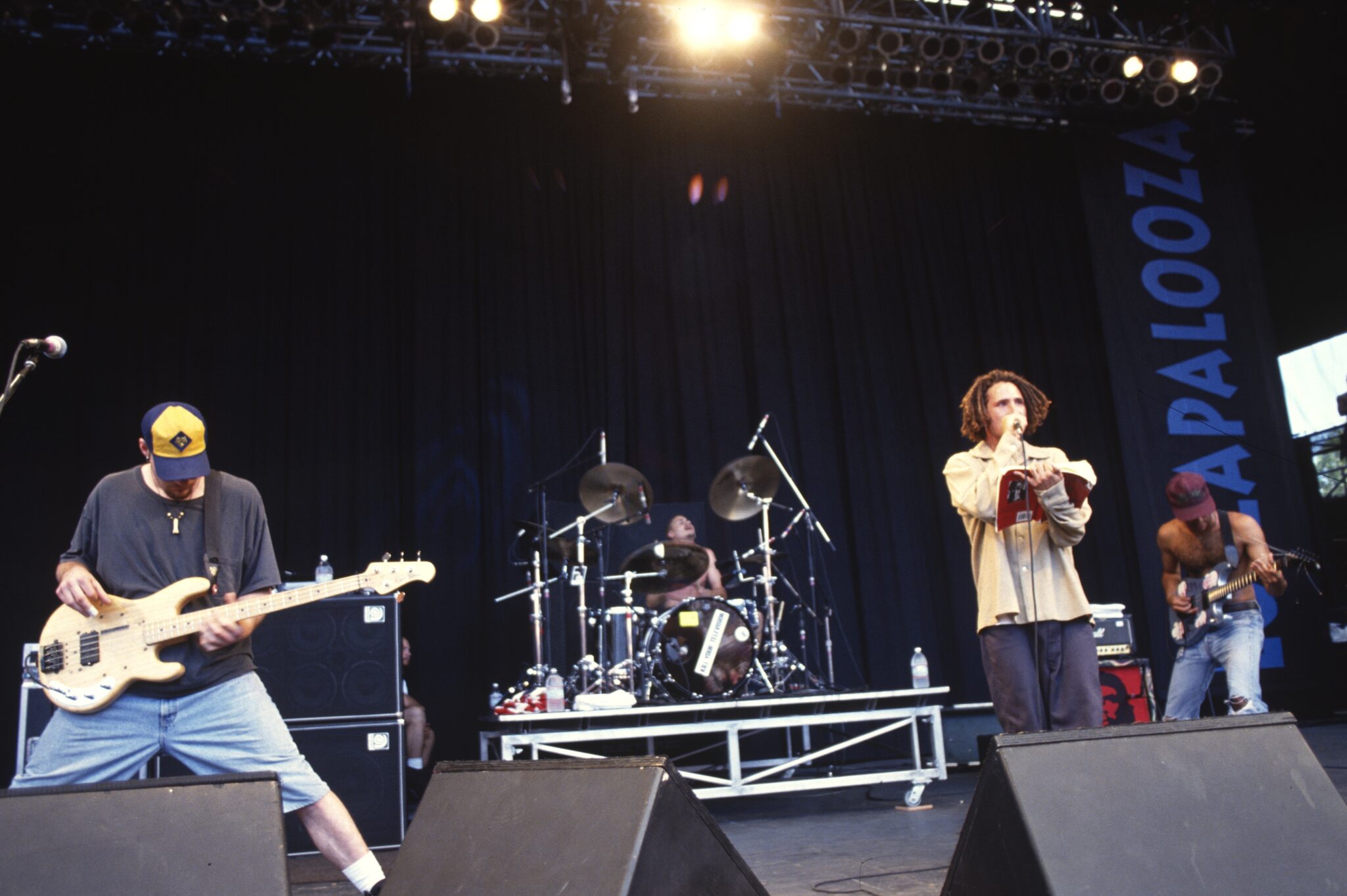 When Rage Against the Machine Exposed Themselves to Layne Staley of ...