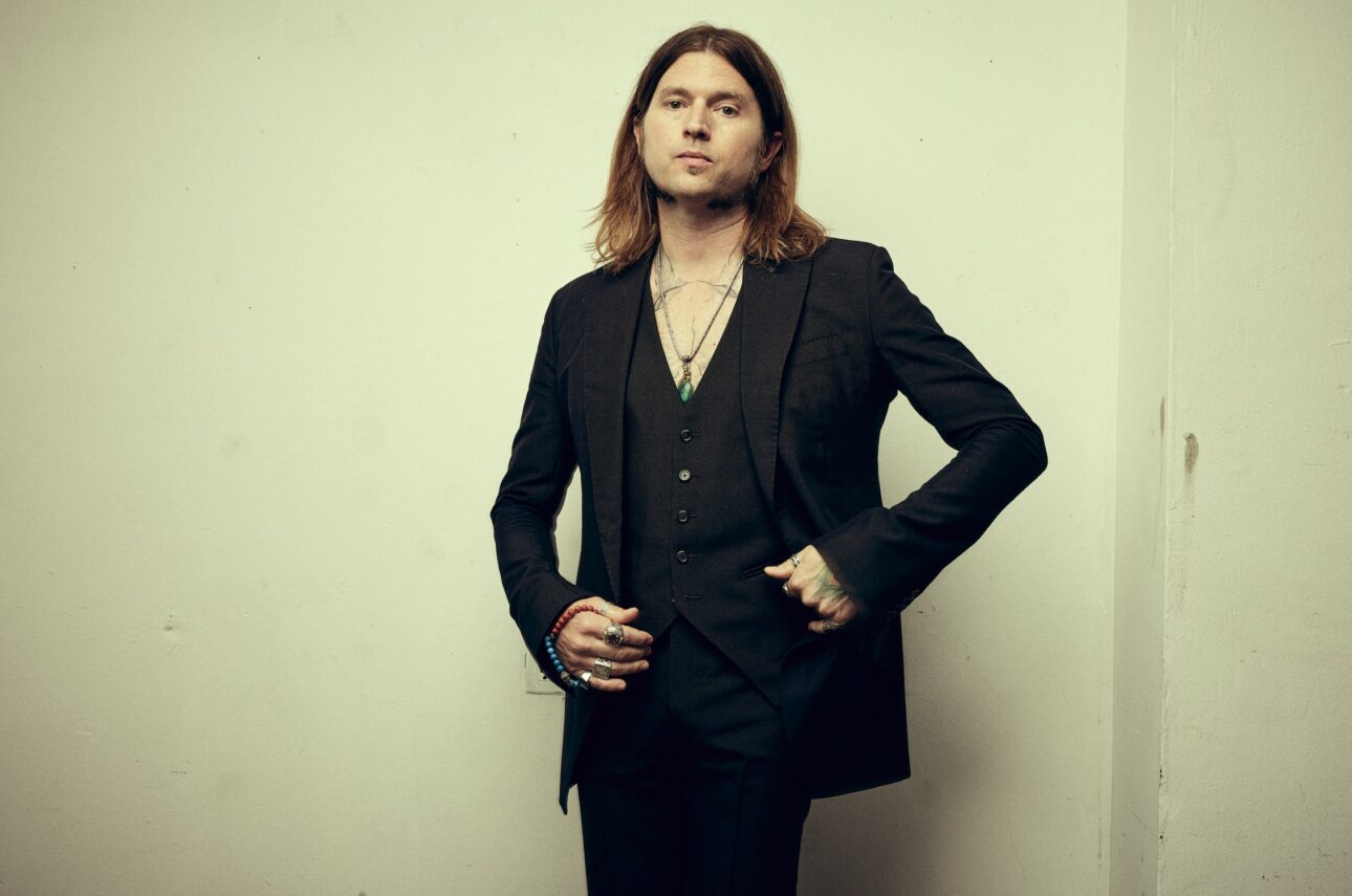 Rival Sons' Jay Buchanan Talks Blues, Touring, and Mortuaries on Lipps ...