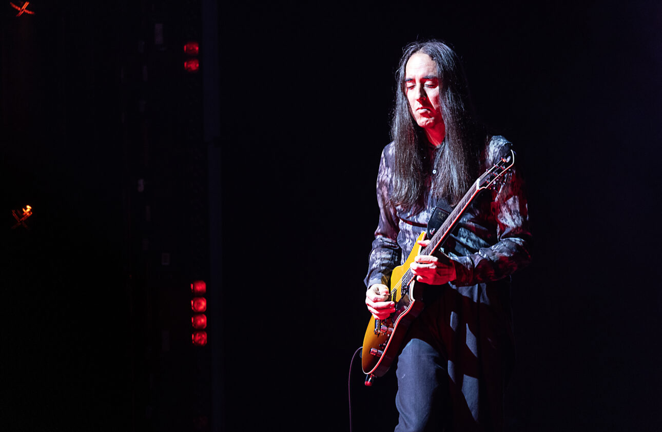 Guitarist Jeff Schroeder Departs Smashing Pumpkins - SPIN