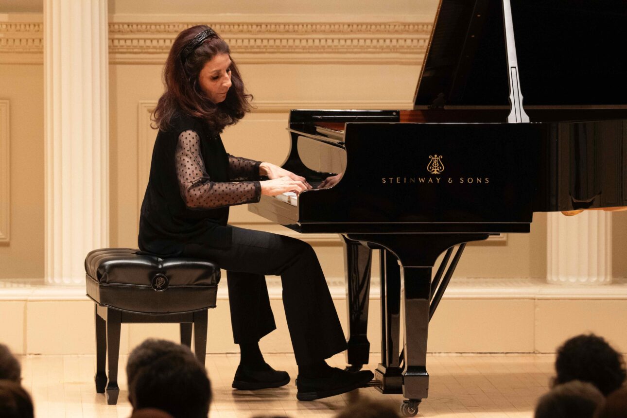 Liz Story On Her Return To The Stage And 40 Years Of 'Solid Colors' - SPIN