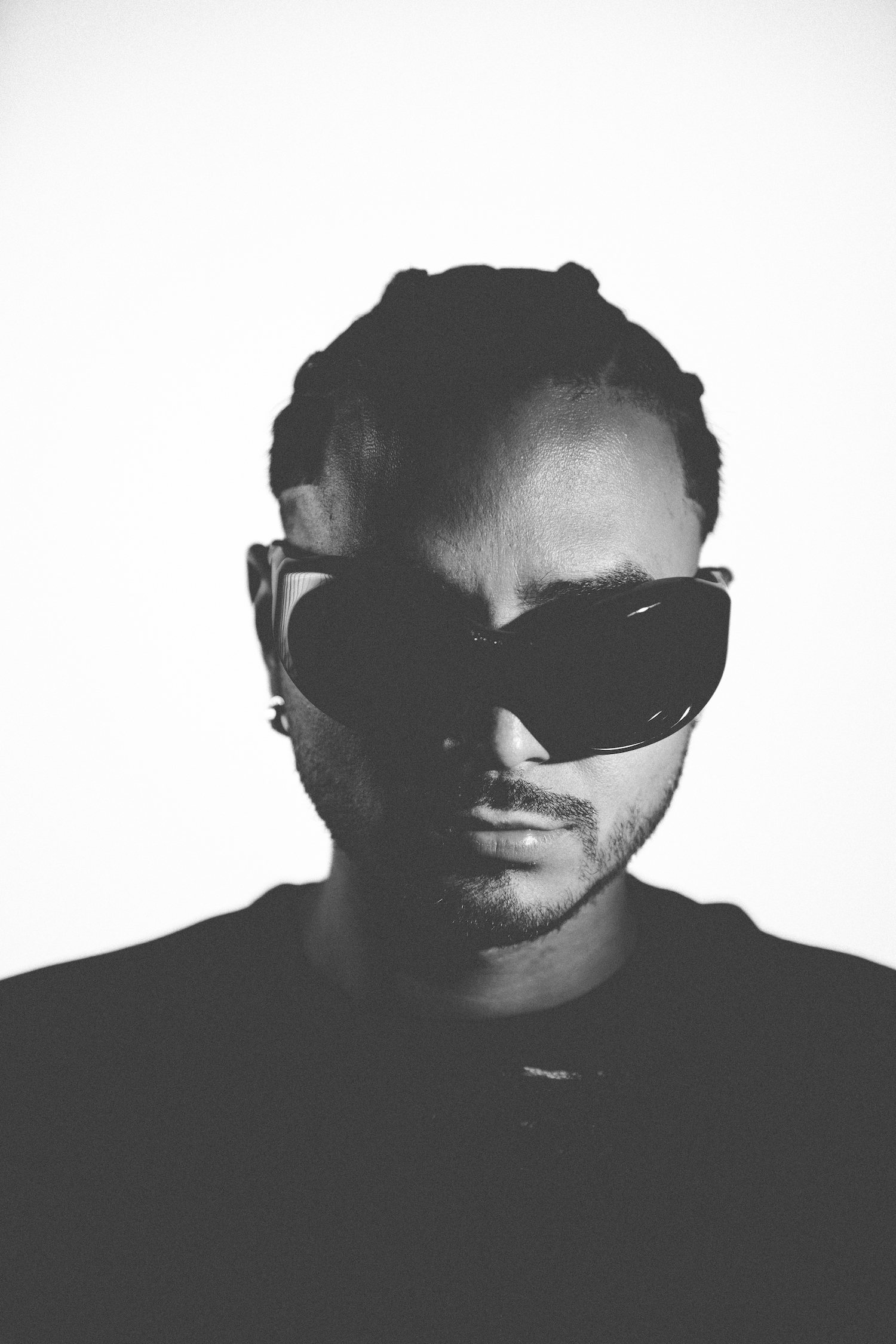 Álvaro Díaz’s Alternative Takeover of Reggaeton Is Here - SPIN