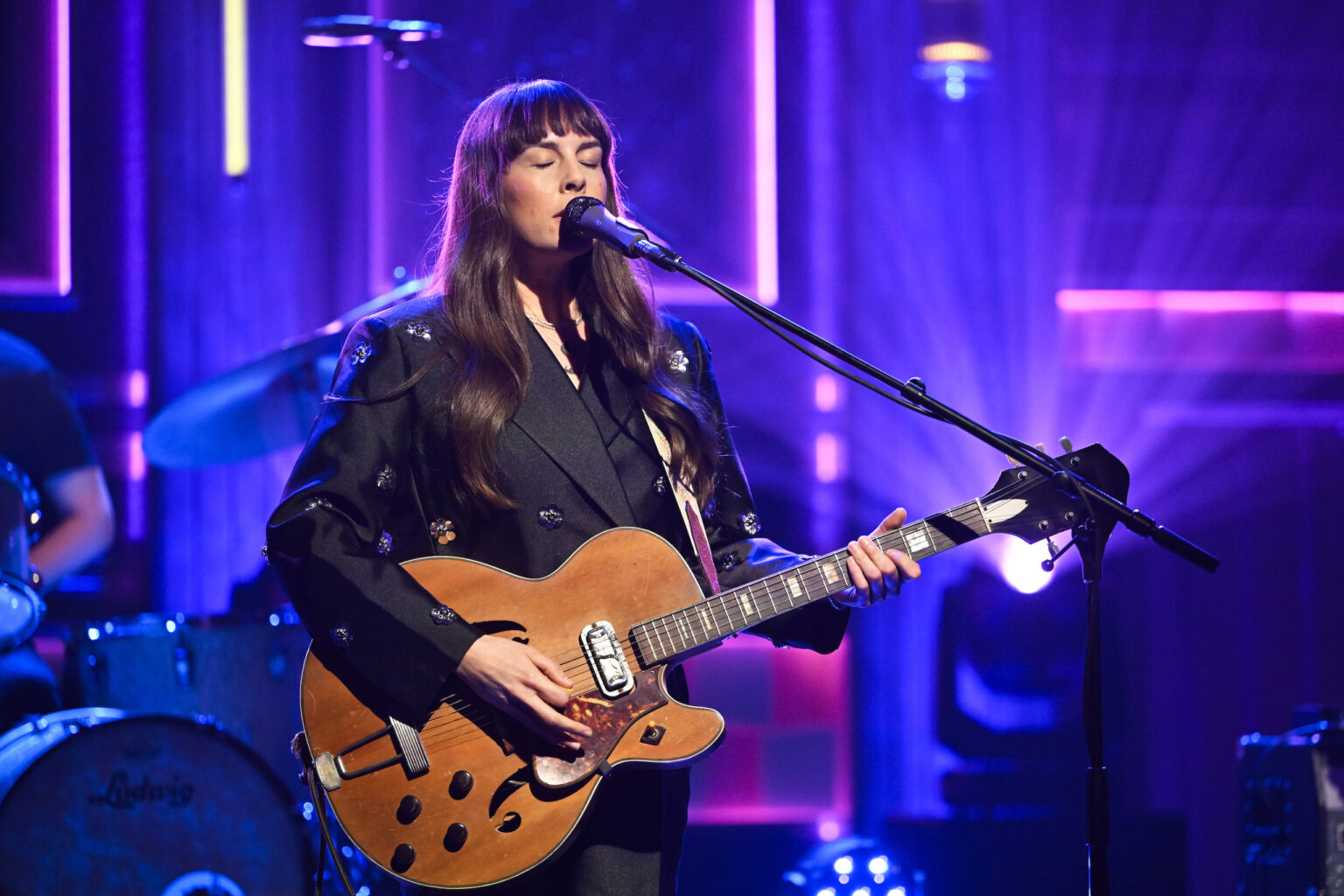 Madi Diaz on Journaling and Songwriting For Her Mental Health - SPIN