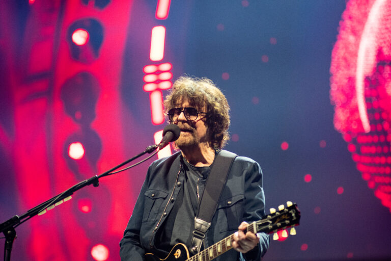 Jeff Lynne's ELO Kicks off Farewell Tour With Plenty of Strange Magic ...