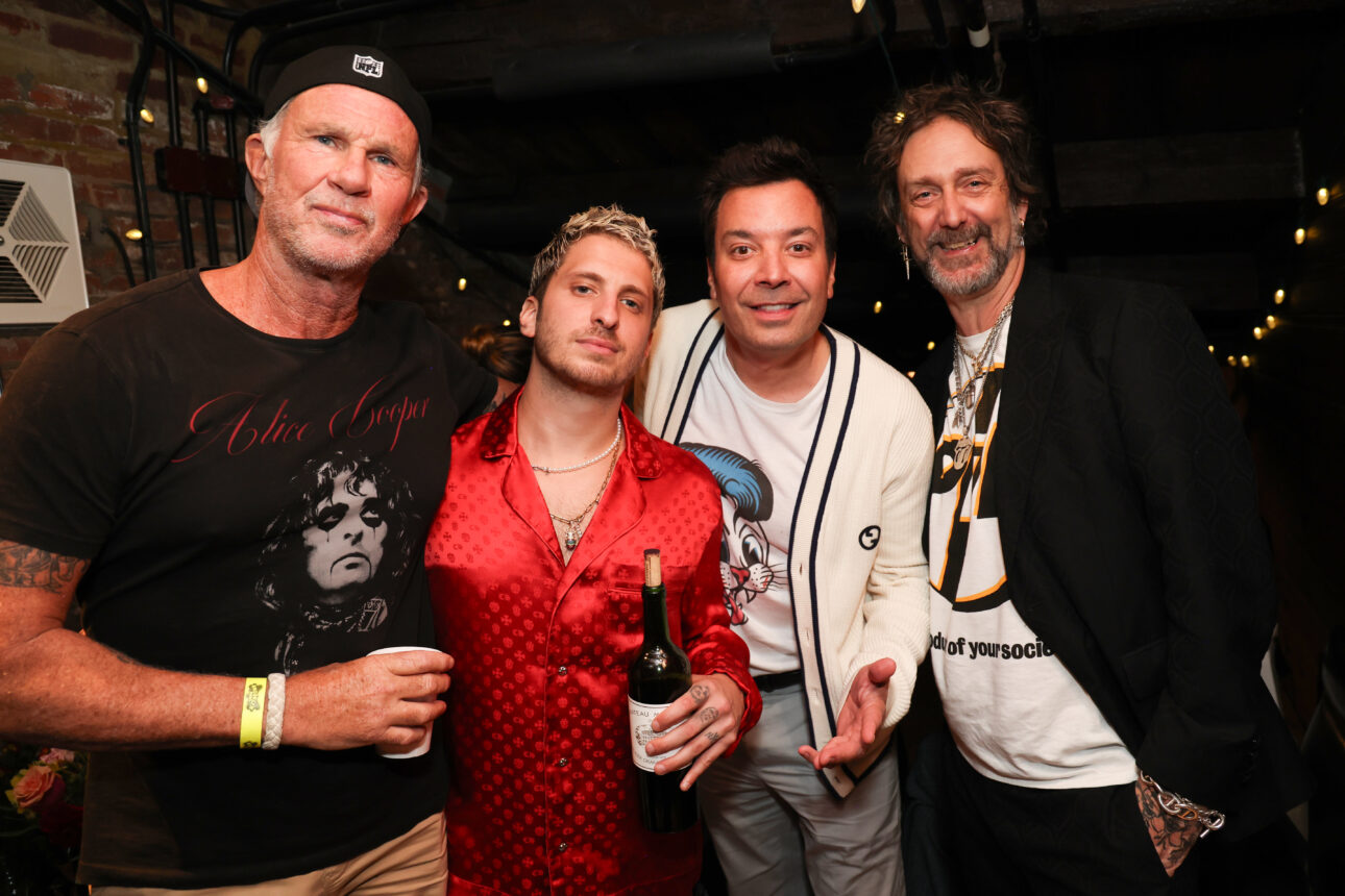 Andrew Watt, Chad Smith Jam With Jimmy Fallon, Chris Robinson In ...