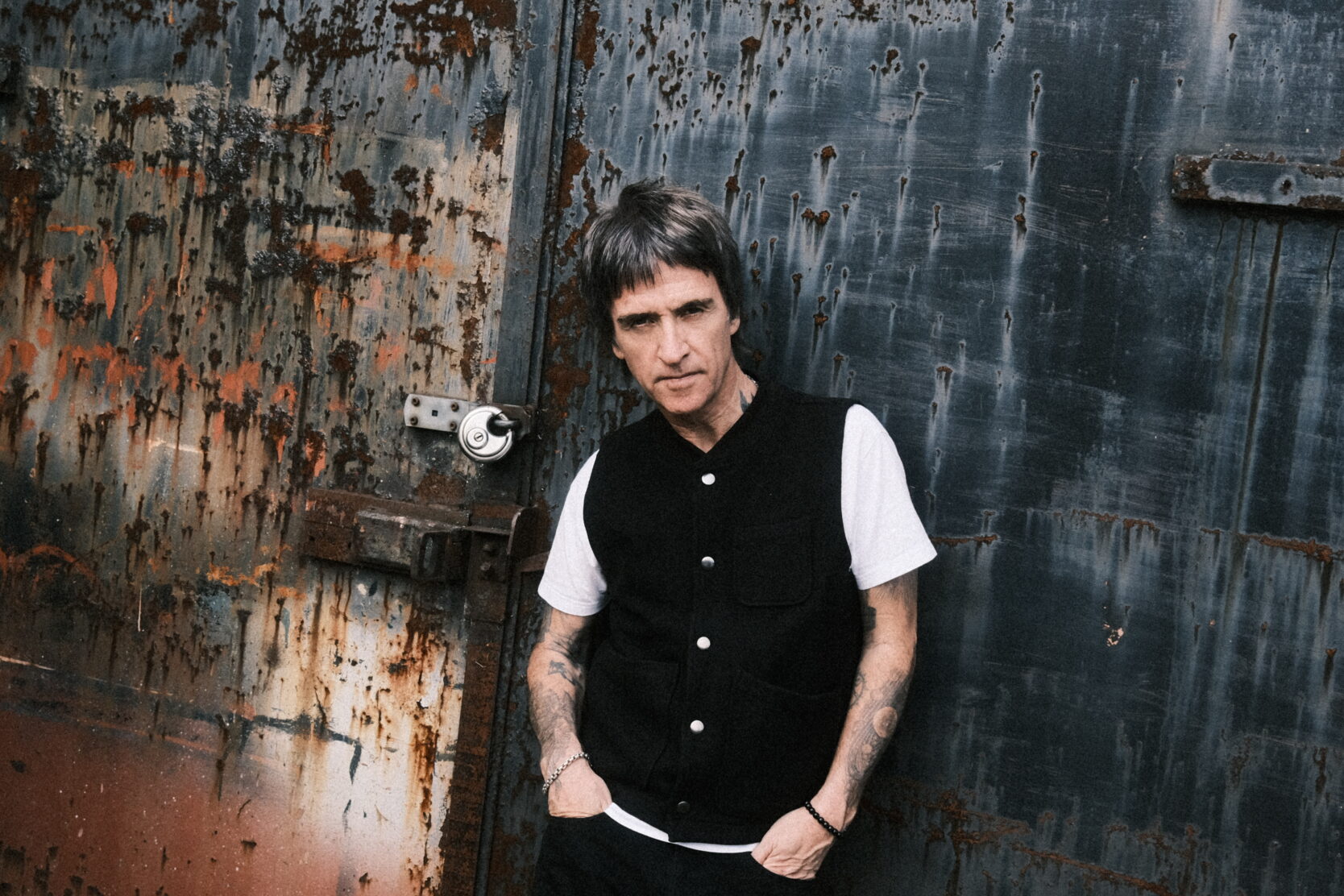 Johnny Marr Talks Tour, 'Boomslang' Reissue, Advice For Oasis - SPIN