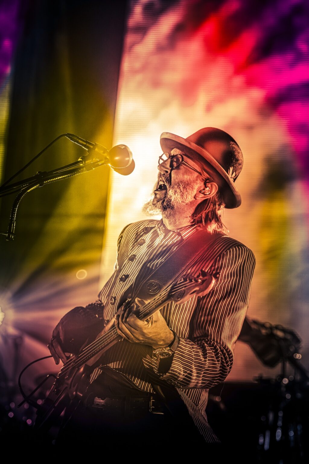 3 Questions with Les Claypool - SPIN