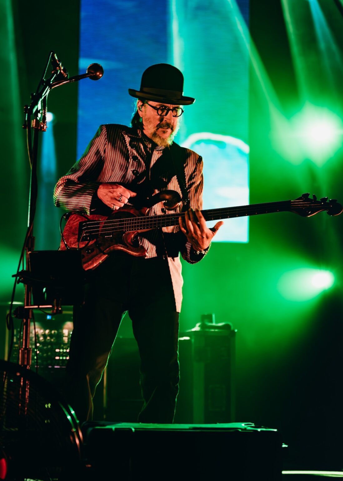 3 Questions with Les Claypool - SPIN