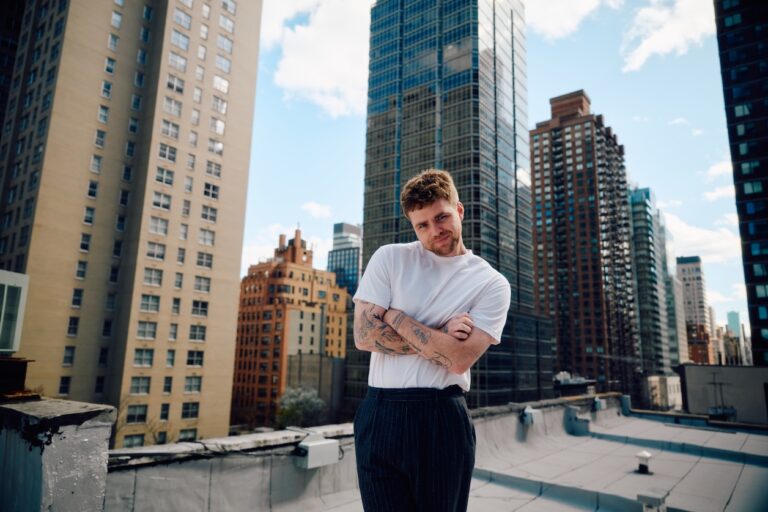 Alex Warren Is Anything but ‘Ordinary’ - SPIN