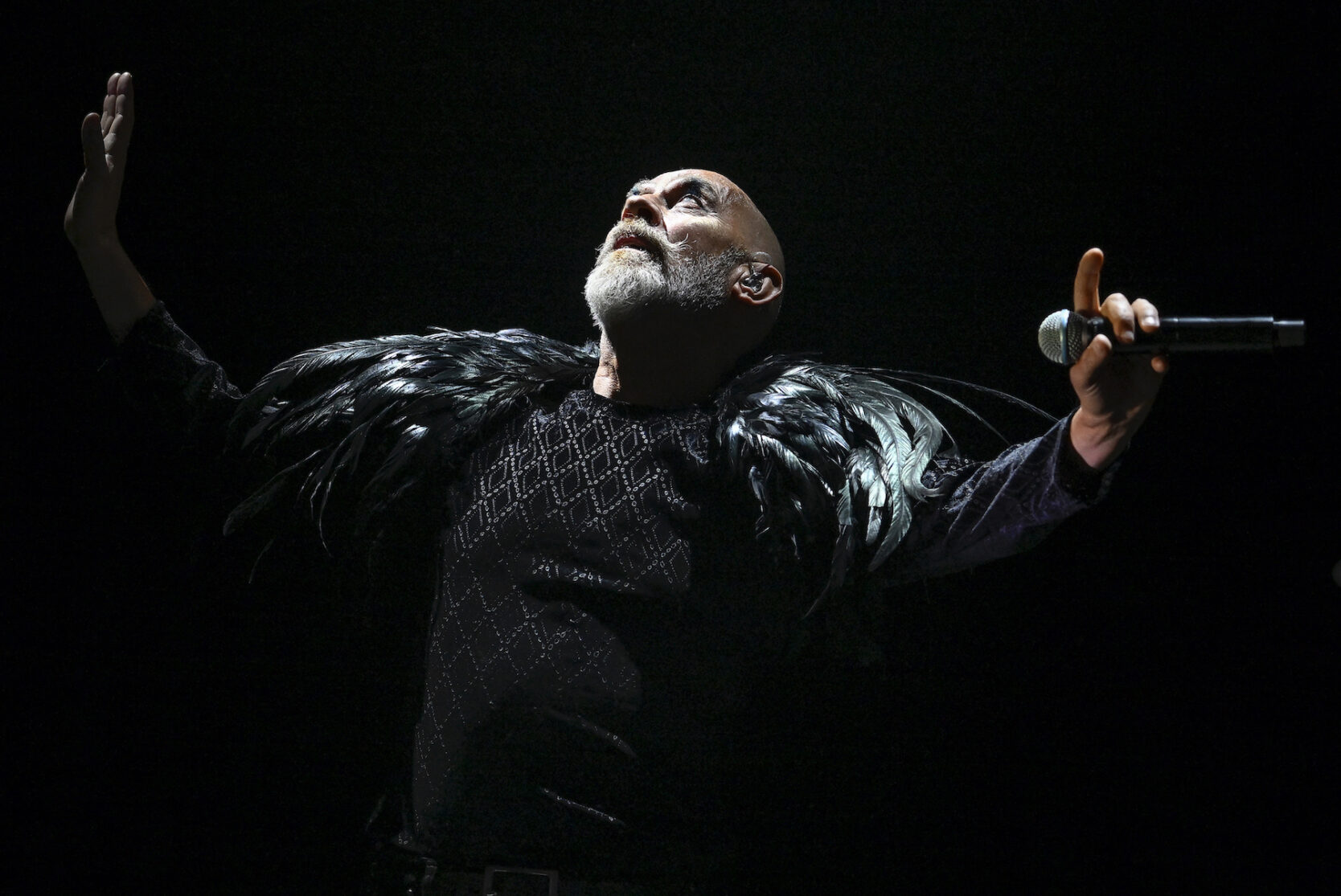 Peter Murphy’s New Album Is a Grand, Baroque Defiance You Can Dance To - SPIN