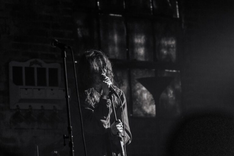 WHO IS WILLOH - SPIN