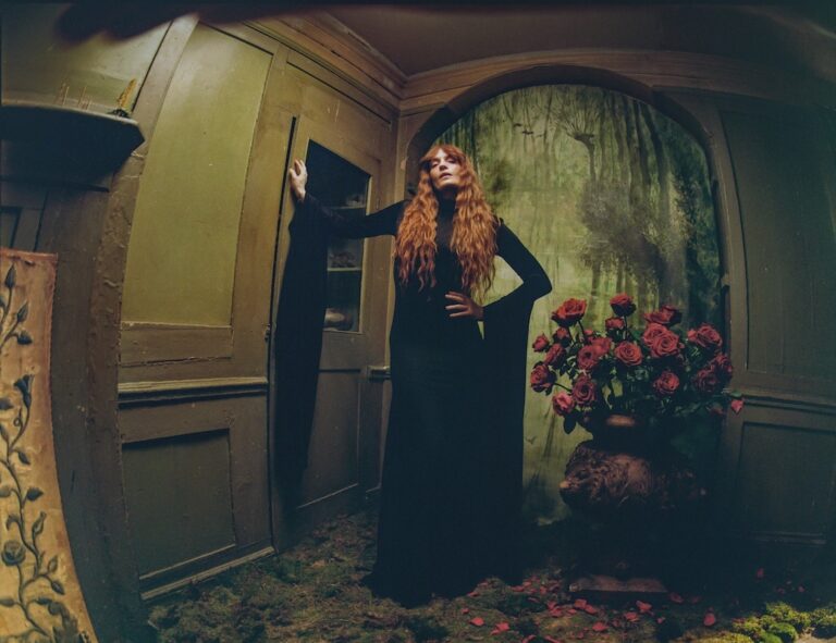 Everybody "Scream": Florence + The Machine Ready New LP - SPIN