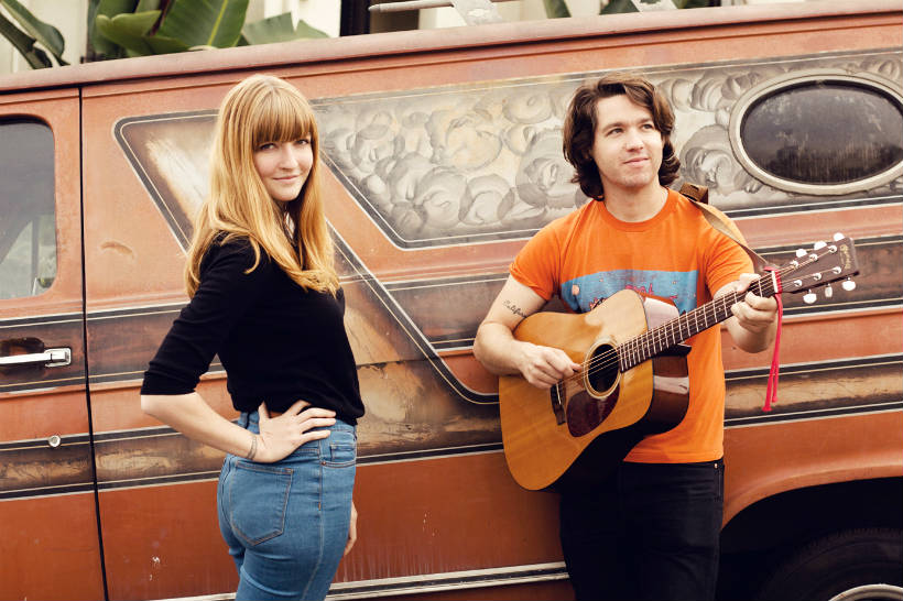 La Sera's Katy Goodman Is 'Losing to the Dark' of Druggie Love - SPIN